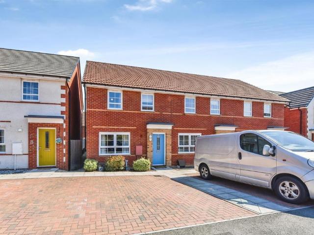 3 bedroom end of terrace house for sale