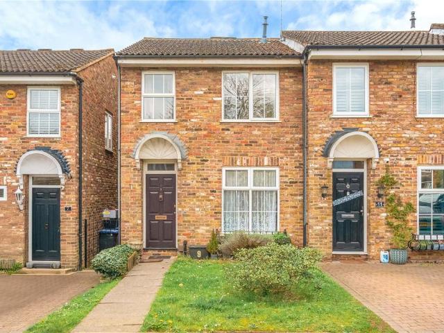 3 bedroom end of terrace house for sale