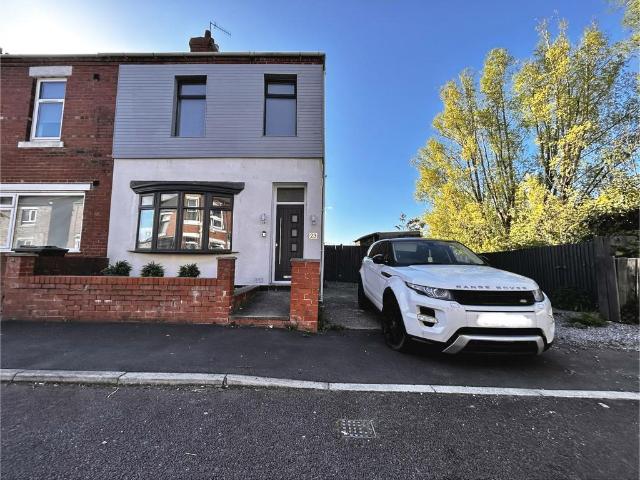 3 bedroom end of terrace house for sale