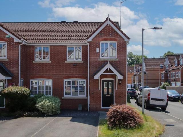 3 bedroom end of terrace house for sale
