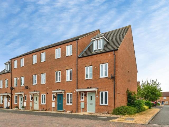 3 bedroom end of terrace house for sale