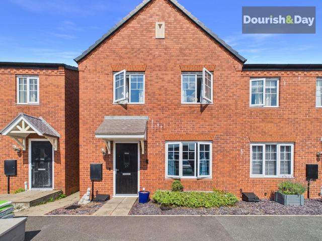 3 bedroom end of terrace house for sale