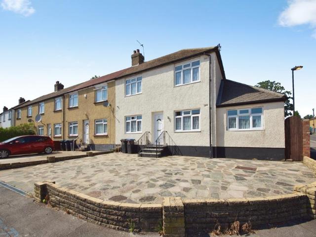 3 bedroom end of terrace house for sale