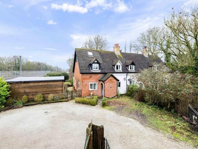 3 bedroom end of terrace house for sale