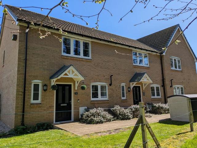 3 bedroom end of terrace house for sale