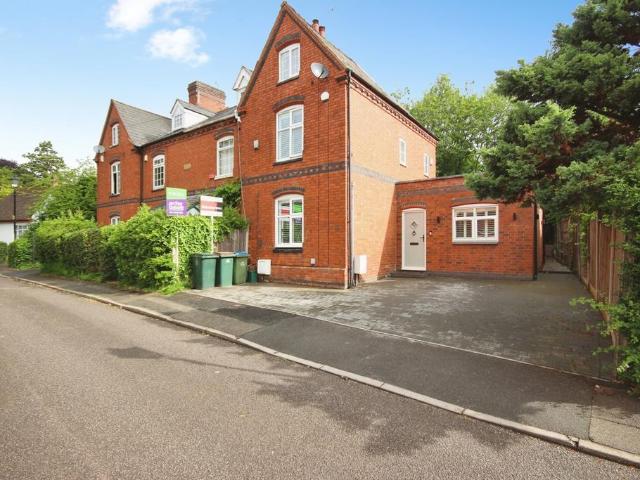 3 bedroom end of terrace house for sale