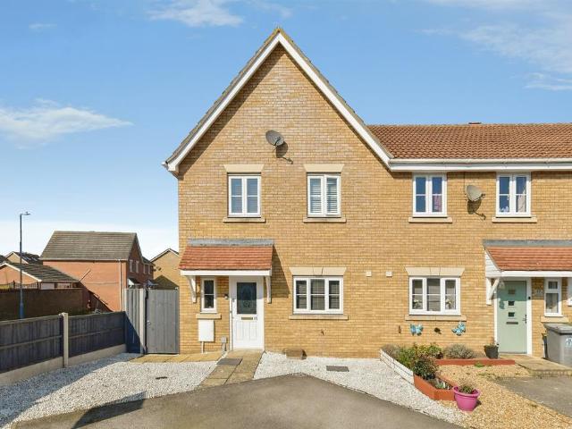 3 bedroom end of terrace house for sale