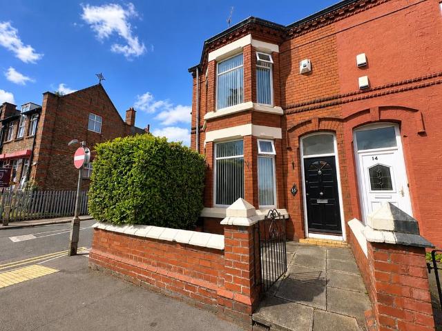 3 bedroom end of terrace house for sale