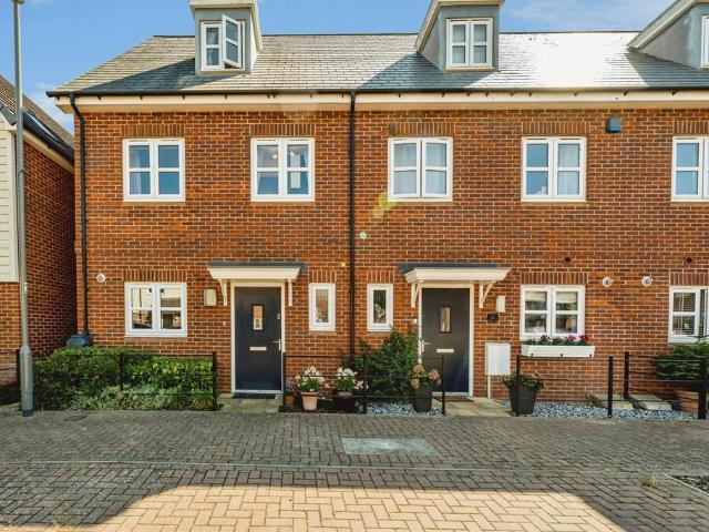 3 bedroom end of terrace house for sale