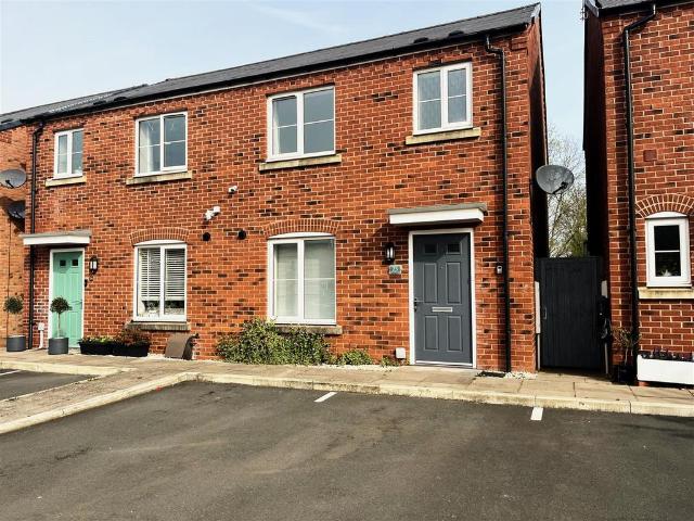 3 bedroom end of terrace house for sale