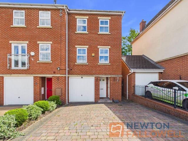 3 bedroom end of terrace house for sale