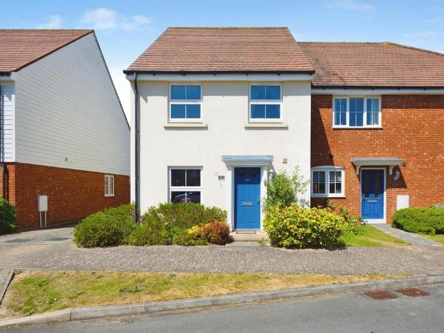 3 bedroom end of terrace house for sale