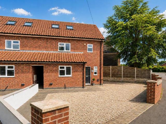 3 bedroom end of terrace house for sale