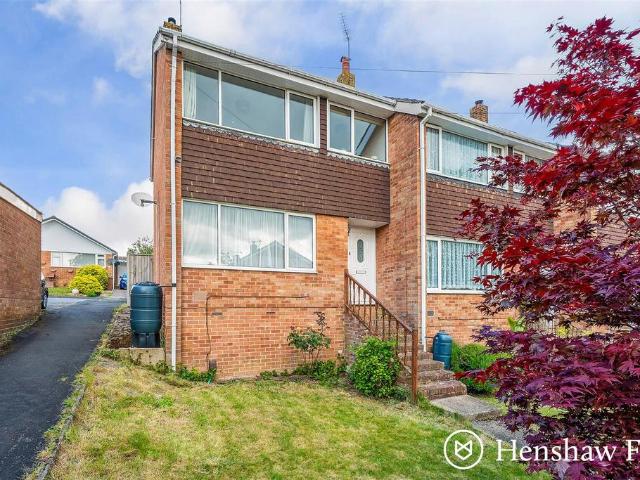 3 bedroom end of terrace house for sale