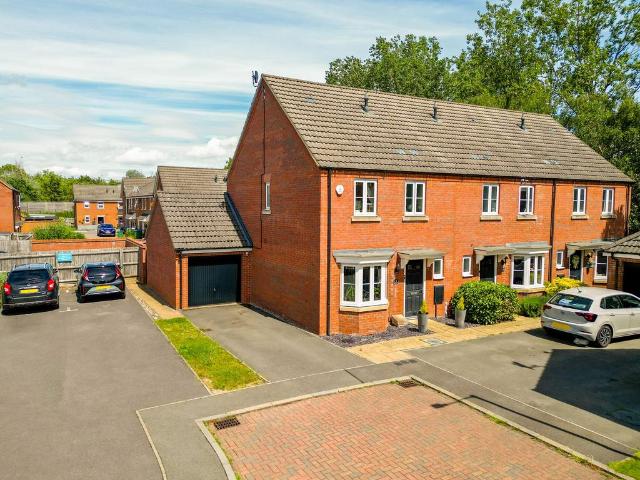 3 bedroom end of terrace house for sale