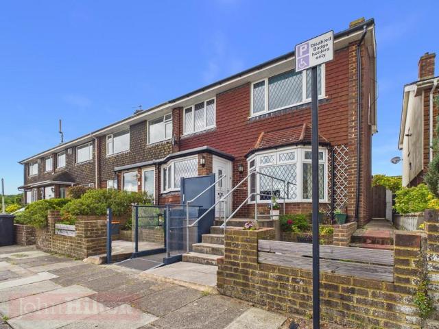 3 bedroom end of terrace house for sale