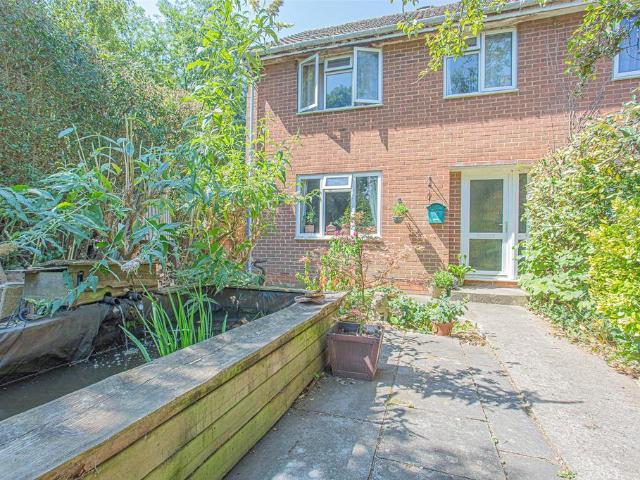 3 bedroom end of terrace house for sale