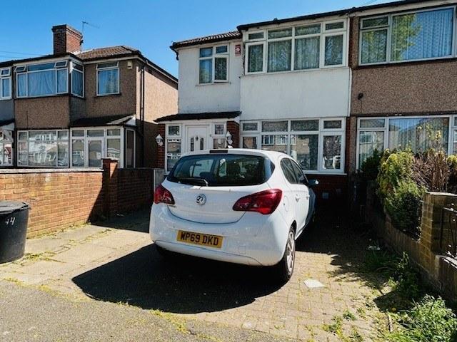 3 bedroom end of terrace house for sale