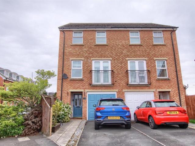 3 bedroom end of terrace house for sale