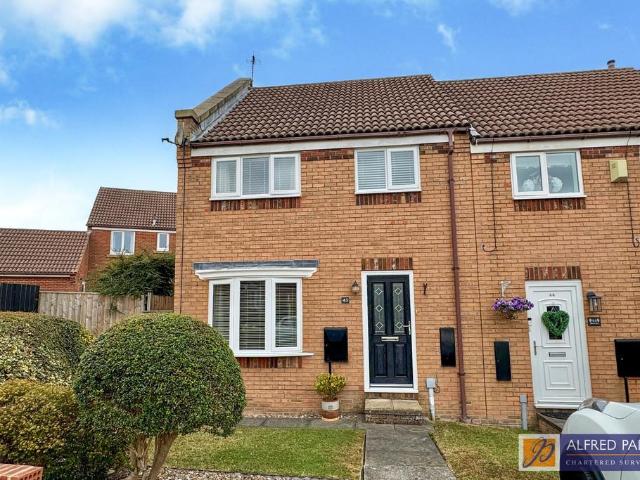 3 bedroom end of terrace house for sale