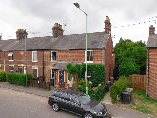3 bedroom end of terrace house for sale
