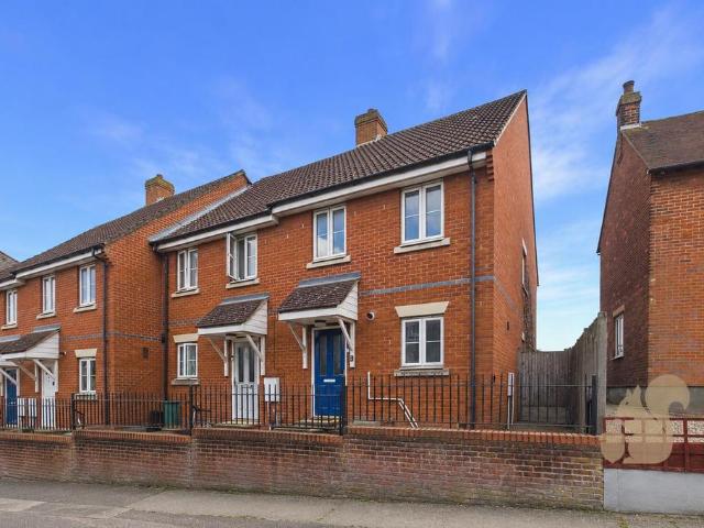 3 bedroom end of terrace house for sale