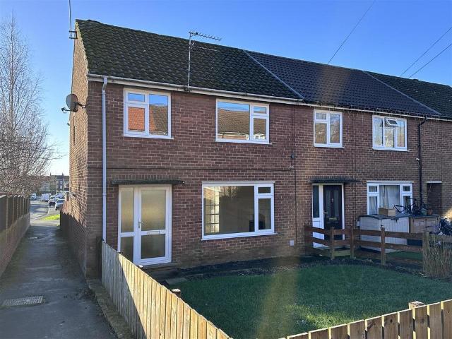 3 bedroom end of terrace house for sale