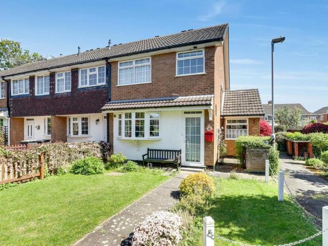 3 bedroom end of terrace house for sale