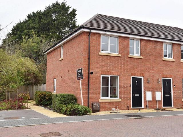 3 bedroom end of terrace house for sale