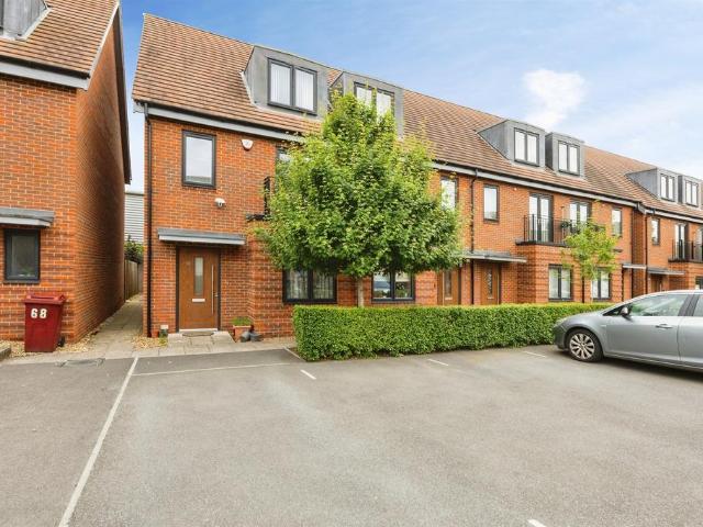 3 bedroom end of terrace house for sale