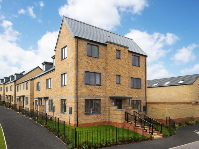 3 bedroom end of terrace house for sale