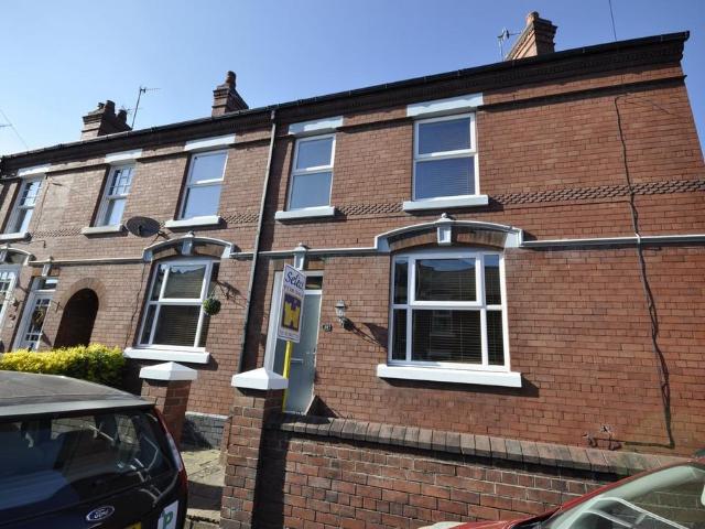 3 bedroom end of terrace house for sale