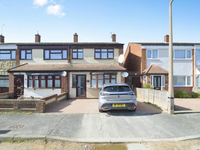 3 bedroom end of terrace house for sale