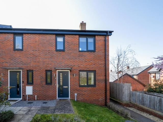 3 bedroom end of terrace house for sale