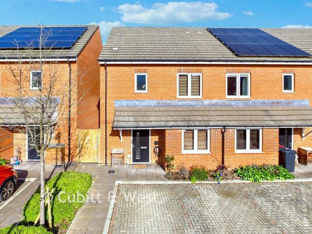 3 bedroom end of terrace house for sale