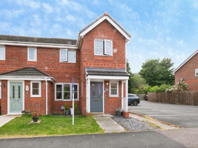 3 bedroom end of terrace house for sale