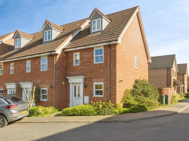 3 bedroom end of terrace house for sale