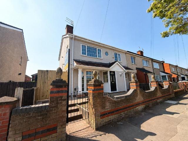 3 bedroom end of terrace house for sale