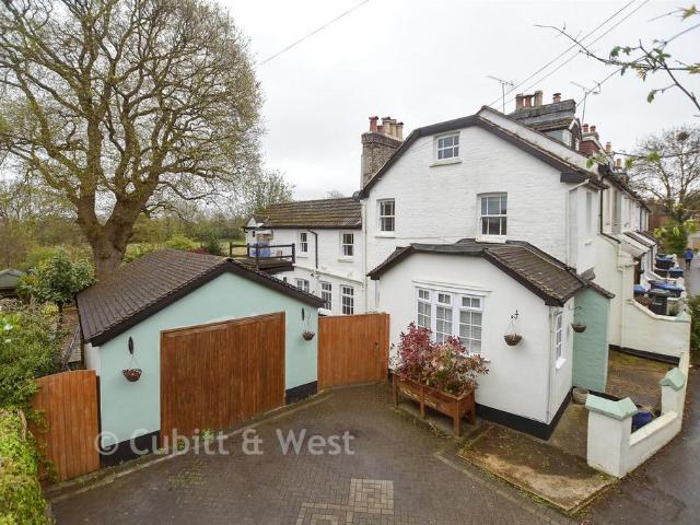 3 bedroom end of terrace house for sale