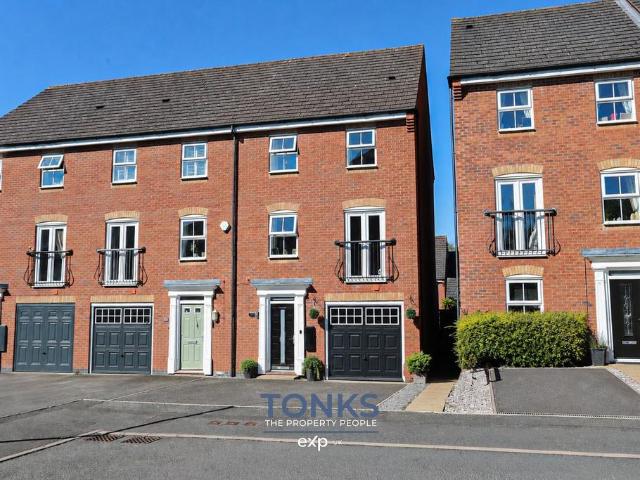 3 bedroom end of terrace house for sale