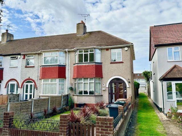 3 bedroom end of terrace house for sale