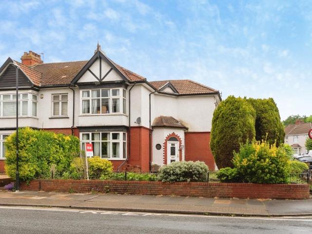 3 bedroom end of terrace house for sale