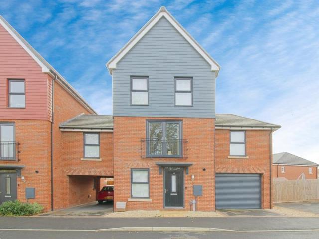 3 bedroom end of terrace house for sale