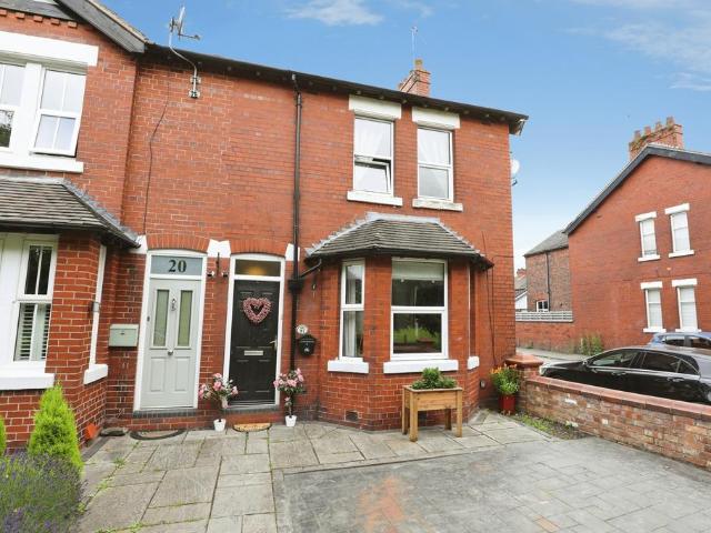 3 bedroom end of terrace house for sale