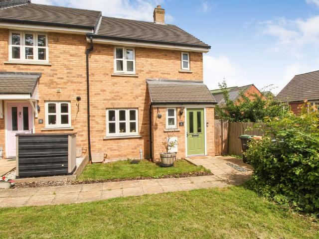 3 bedroom end of terrace house for sale
