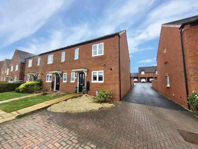 3 bedroom end of terrace house for sale