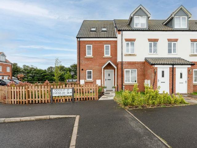 3 bedroom end of terrace house for sale