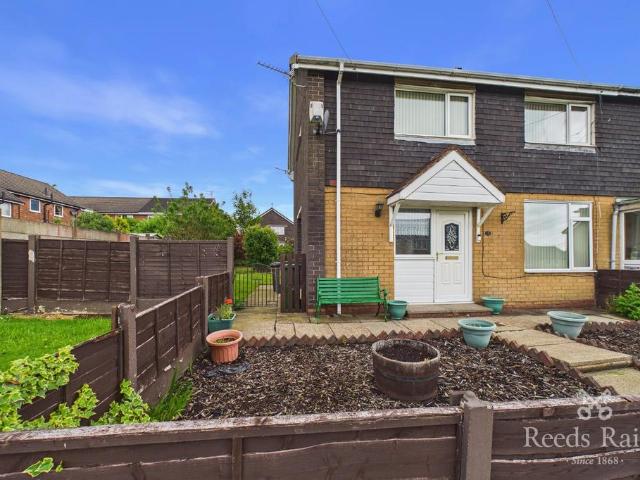 3 bedroom end of terrace house for sale