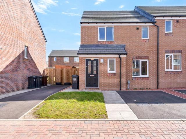 3 bedroom end of terrace house for sale