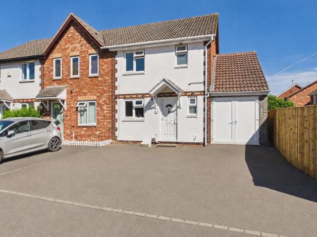 3 bedroom end of terrace house for sale